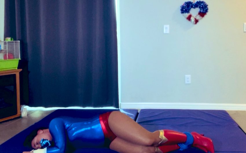Carissadumond🌺🧜♀️💙💪 On Twitter Maleficent Paris Vs Ultra Girl