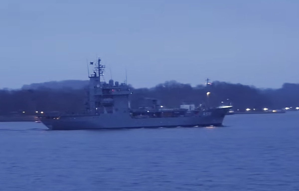 WarshipCam on Twitter: "German Navy Elbe-class tender FGS Donau (A516) coming into Kiel, Germany ...