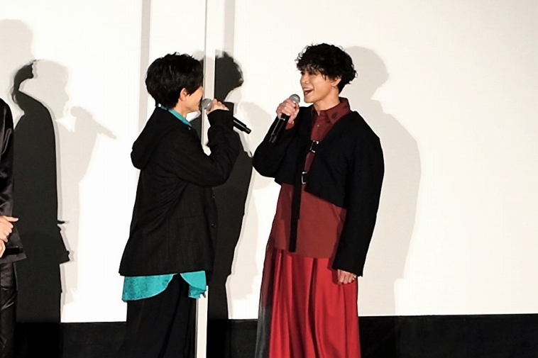 エンタステージ On Twitter 【 ️report ️】 『映画刀剣乱舞 黎明 』初日舞台挨拶レポート!鈴木拡樹、抹茶ラテマキアートで「皆さんと乾杯したい」 刀剣男士キャスト10名が