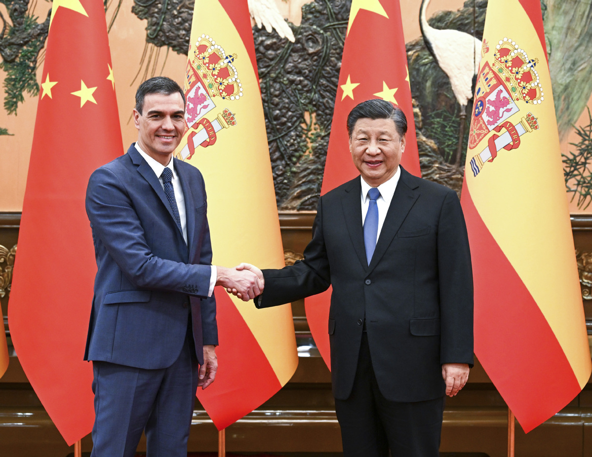 Chinese President Xi Jinping met with Spanish Prime Minister Pedro ...