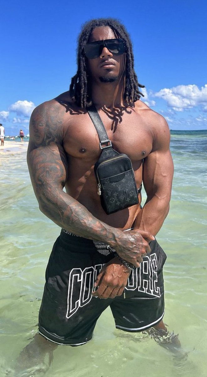 FRAT 👊🏿 HOUSE on Twitter: "🍫"