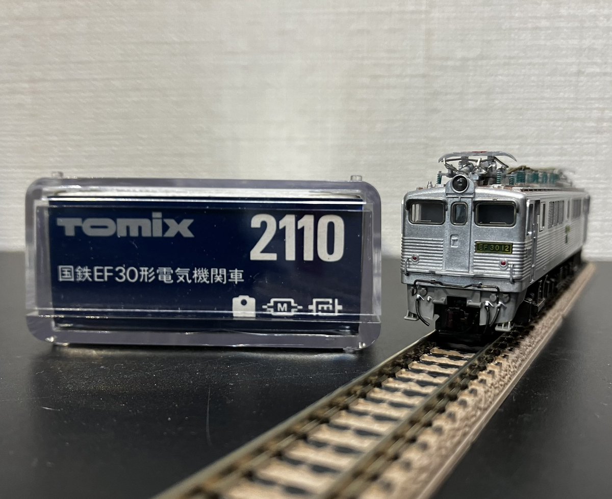 じぇみん on Twitter: "昨日の被弾品 TOMIX EF30旧製品 2.6kという破格だったので購入 手摺やテコ、ホース類を生やしつつ 色差し、ウェザリングを施工 碍子の色が少し濃い ...