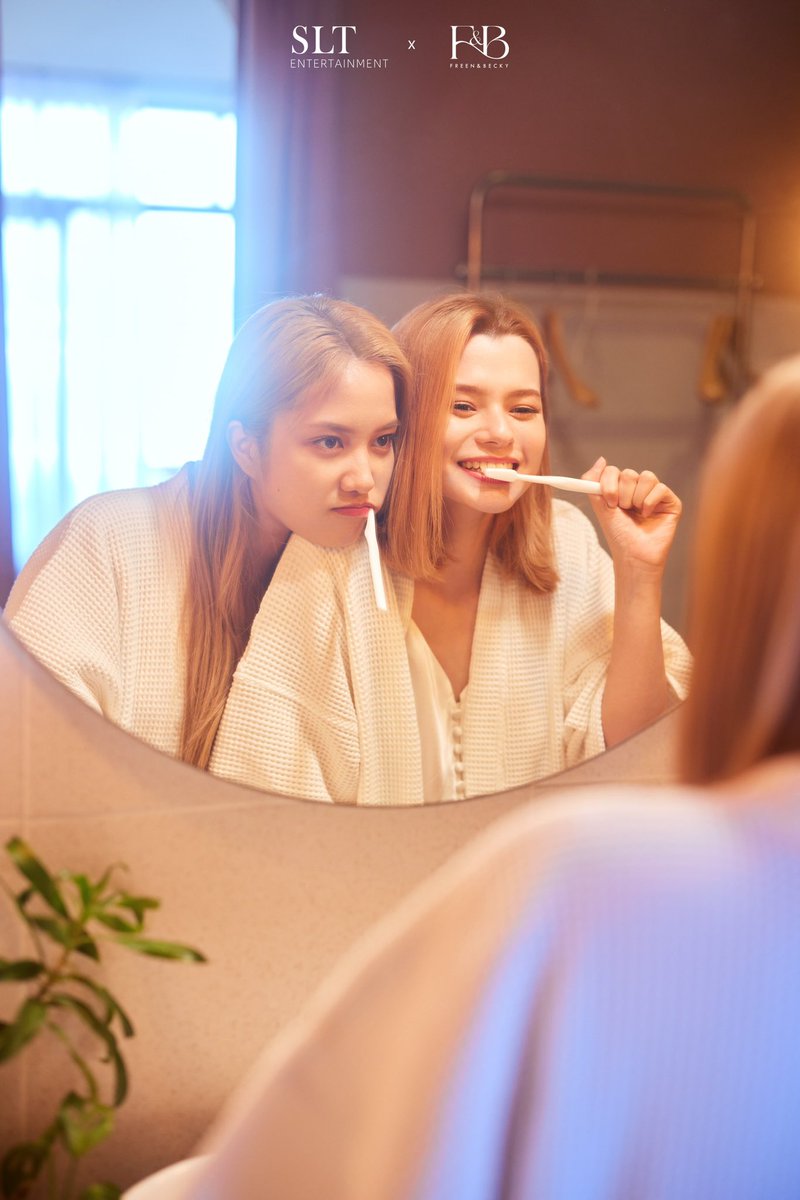 🌻 on Twitter: "SPOTLIGHT PHOTOBOOK FREENBECKY #beckysangels #srchafreen #ฟรีนเบค"