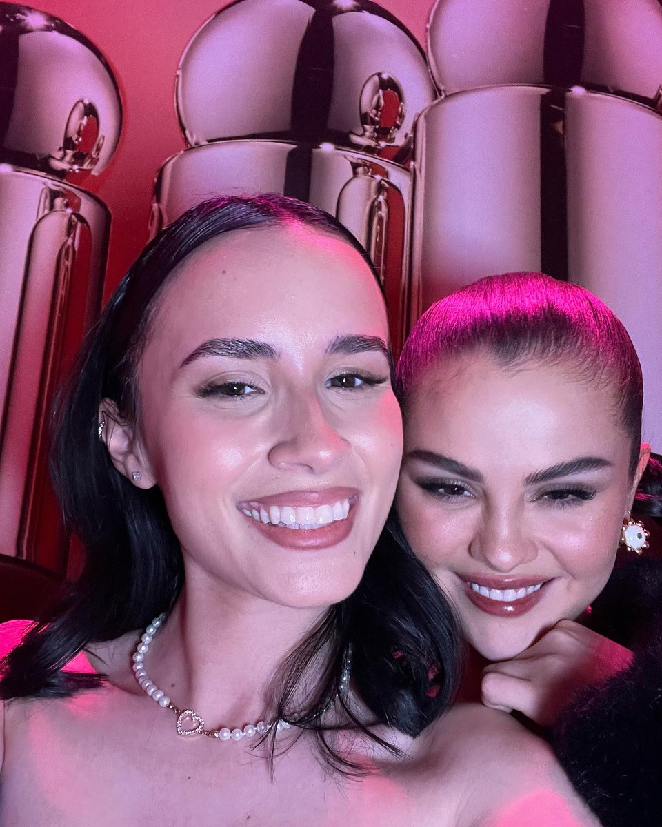 📷 IG | glambycarly: @selenagomez you are so loved !! 🥹🫶🏼 the sweetest ...