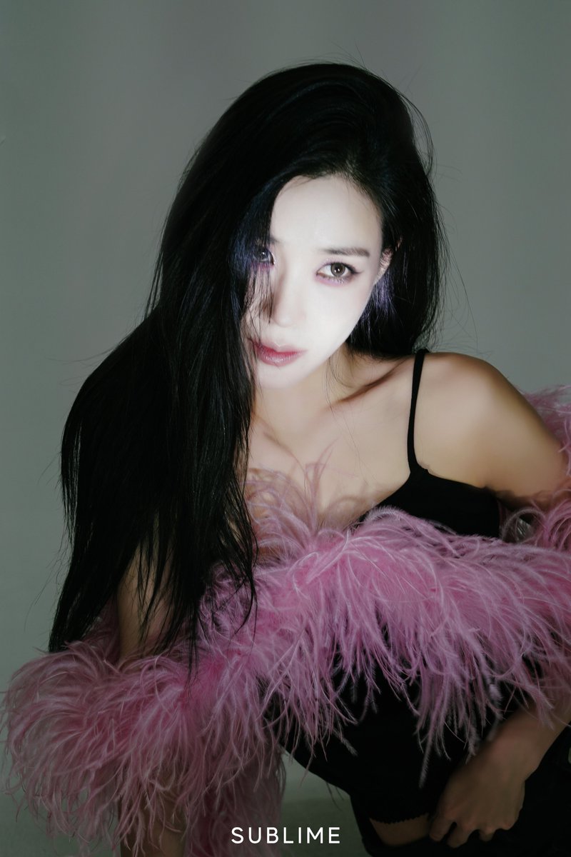 STAMP ON IT on Twitter: "RT @SNSD_0805: [티파니 영] ※주의※ 카리스마 눈빛에 탈 수 있음 (출처 : 써브라임 SUBLIME | 네이버 ...