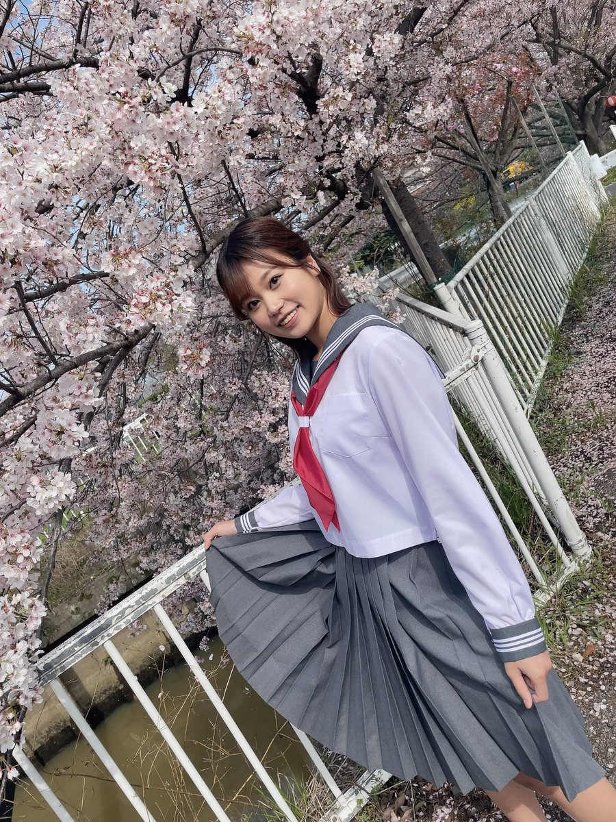 前田美波(@maeda_minami_ ):4月もよろしくお願いします🌸