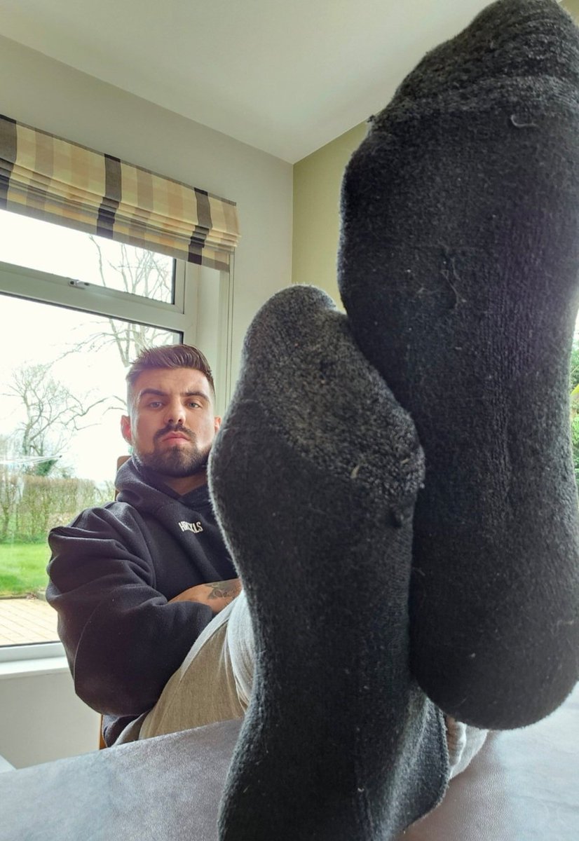d on Twitter: "Worship @Mastermark25 stinky socks he's available for custom foot content now a ...
