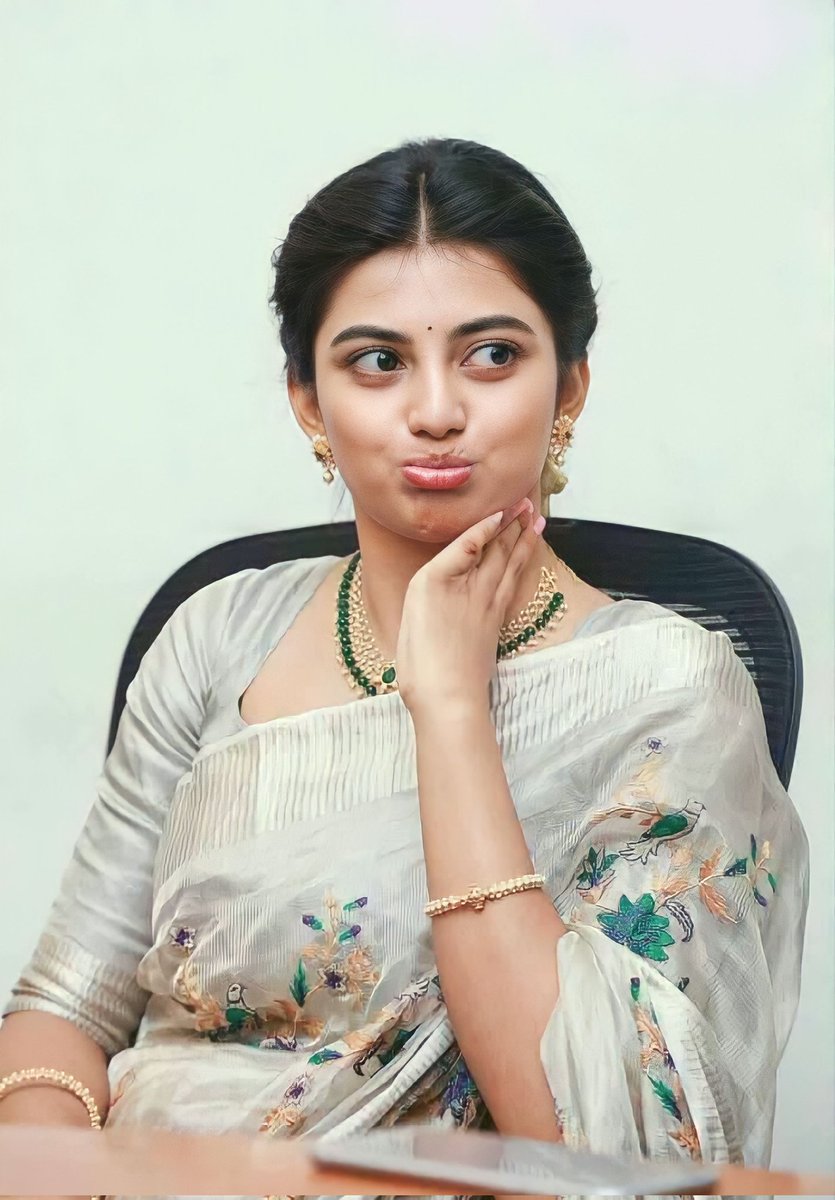 Kayal Anandhi💙 on Twitter: "Reigning my love for the timeless classic white saree 🤍💫! #anandhi # ...