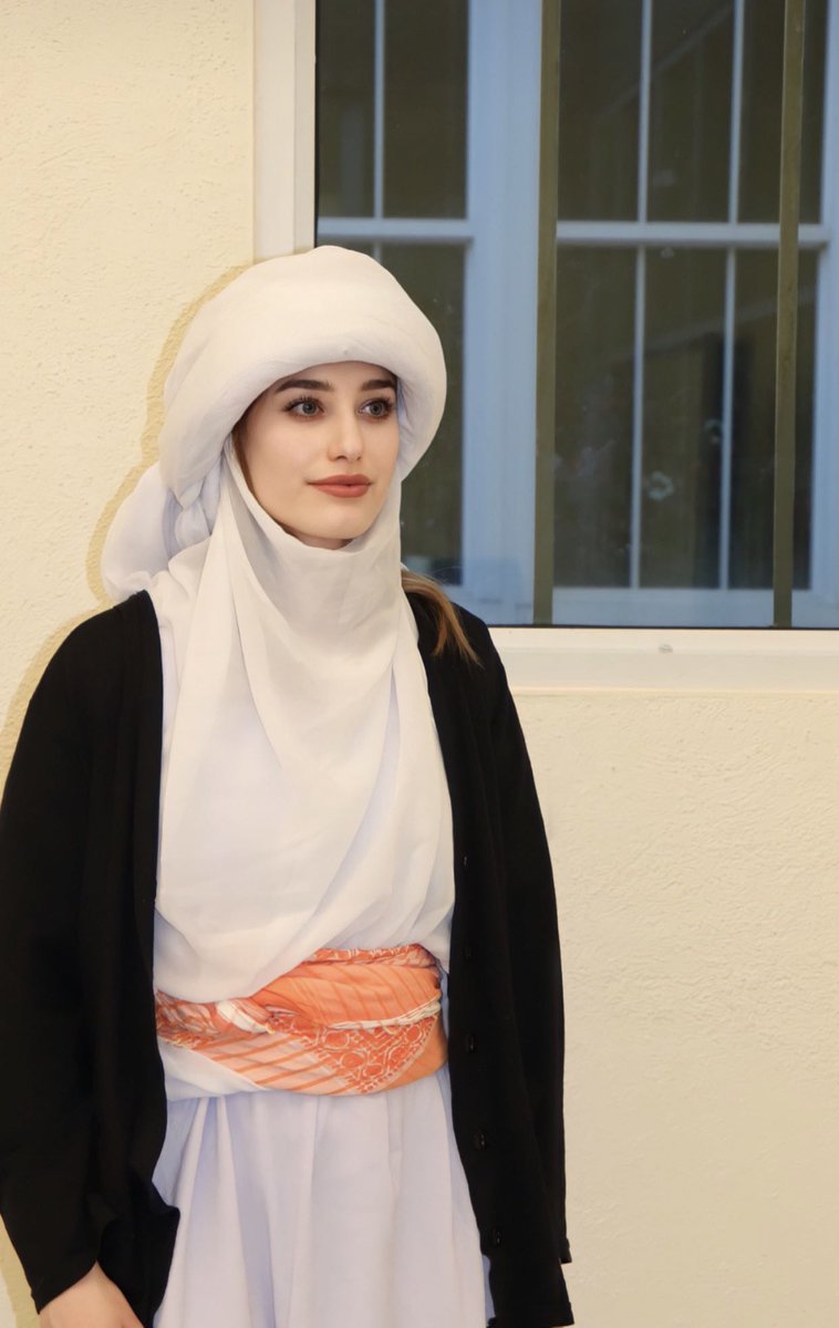 Yazidis - Ezidis 𒀭 on Twitter: "Yazidi girls in traditional Ezidi dress, Lincoln, Nebraska. 🇺🇸"