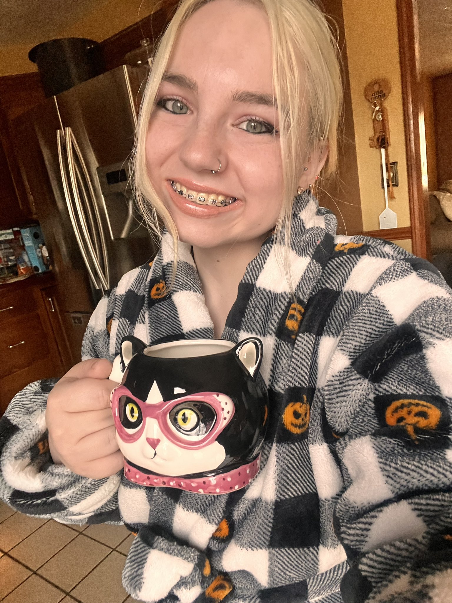 TW Pornstars - Luna Bright🎈. Twitter. I am all bundled up with my crazy cat lady mug 🥰 on this ...