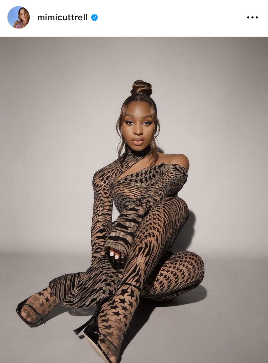 on Twitter: "Celebrity Fashion Stylist Mimi Cuttrell follows #JENNIE on Instagram."