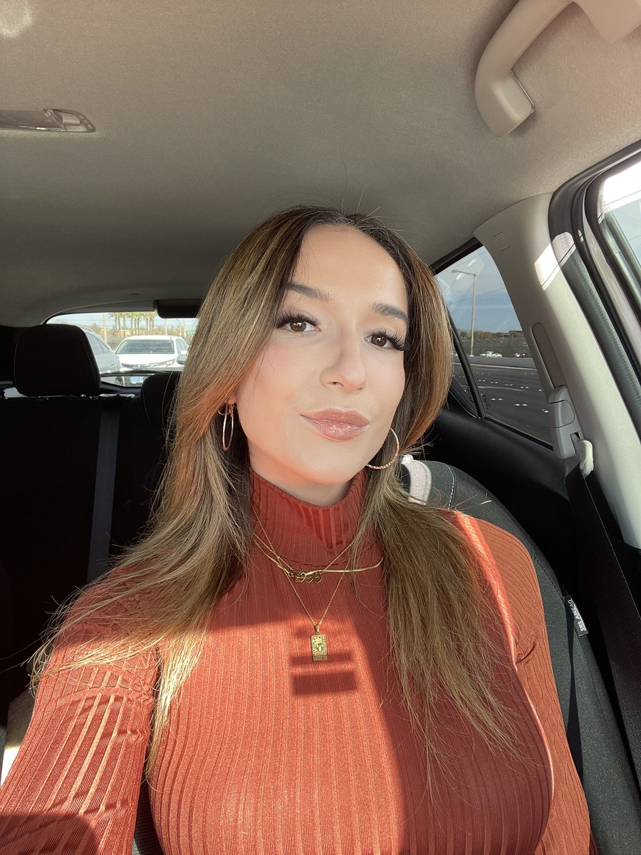 Caylee on Twitter: "no filter, just a good makeup day 🤠"