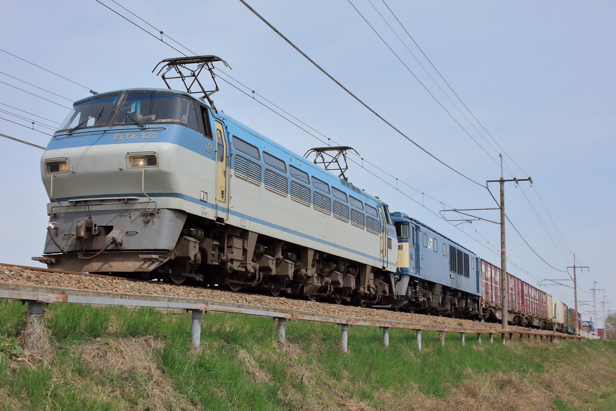 エコパワー桃太郎 on Twitter: "本日の2077レはEF66 + EF64-1033 ️ 朝から晴天となった最後であろう花見日和の今日の2投目は、EF66-127号機が牽引する ...