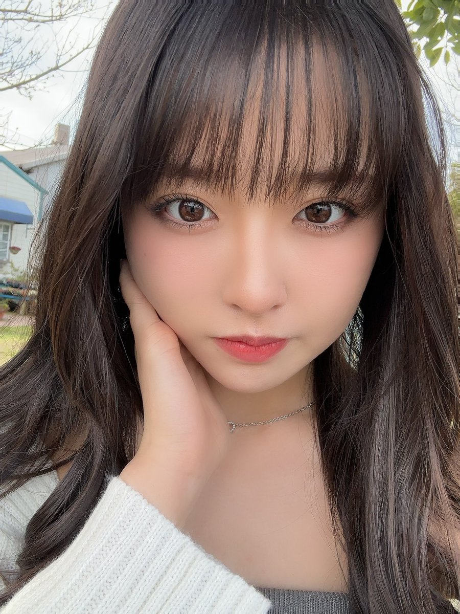 【画像あり】高1女子、裸の男とくっついて動画を撮って投稿 [808139444]