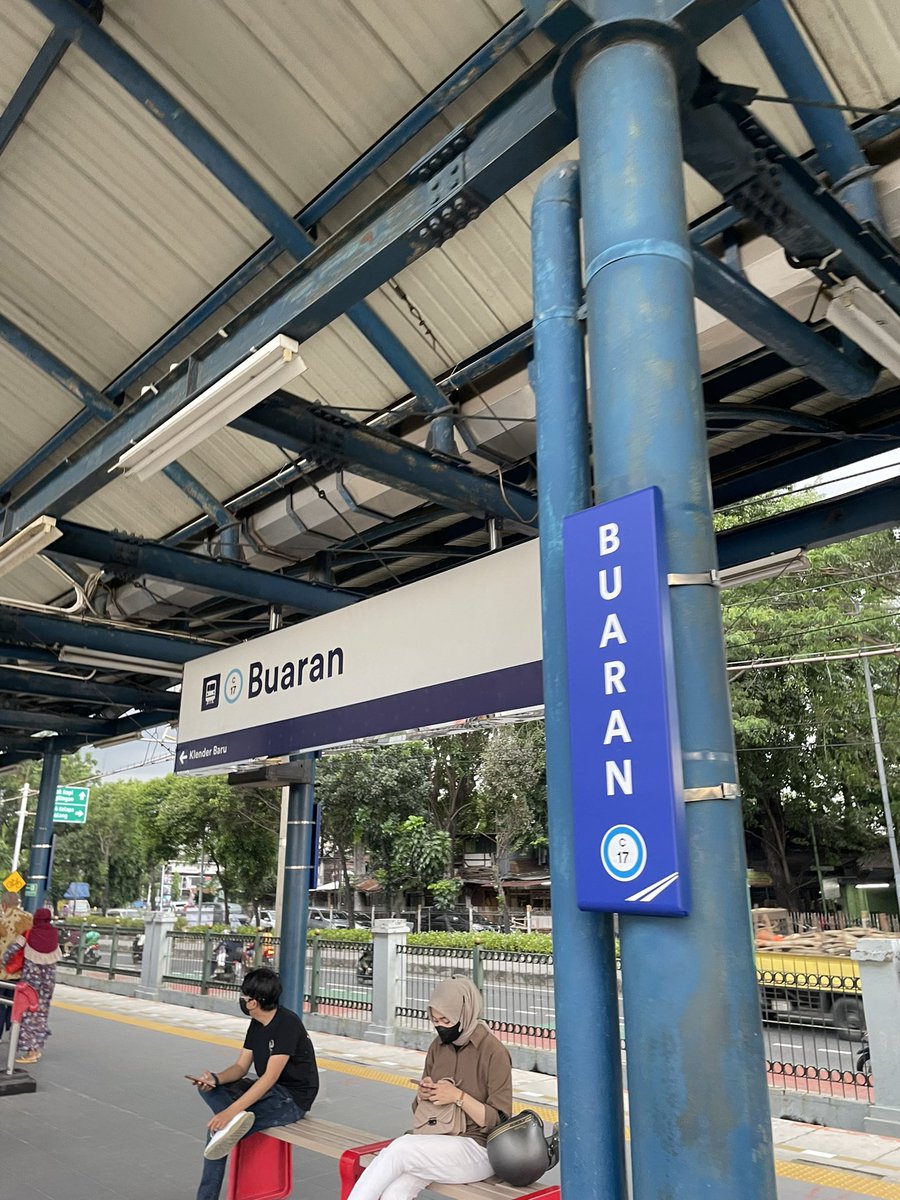 Adriansyah Yasin Sulaeman on Twitter: "New signages on Cikarang Loop Line stations"