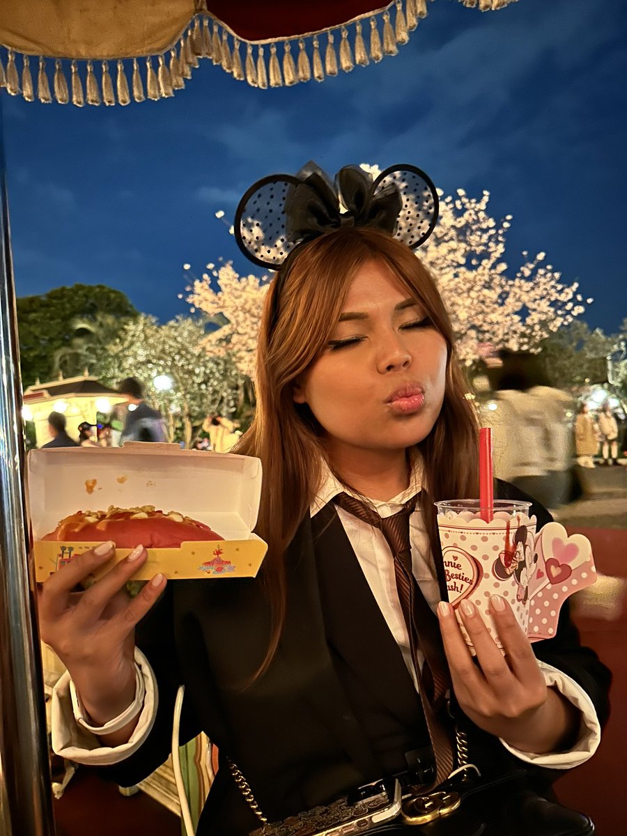 Gigi On Twitter Felt Like A Cute Japanese Girl In Disneyland πΈπ«Άπ½