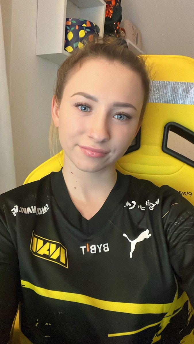 NAVI Angelka on Twitter: "Streamek z faceitków w/ @vicues @LETi_csgo"