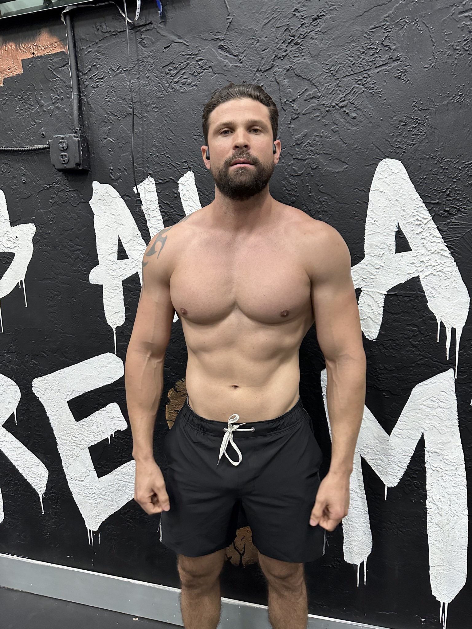 TW Pornstars - 2 pic. Max Cartel. Twitter. 8:11 PM - 2 Apr 2023