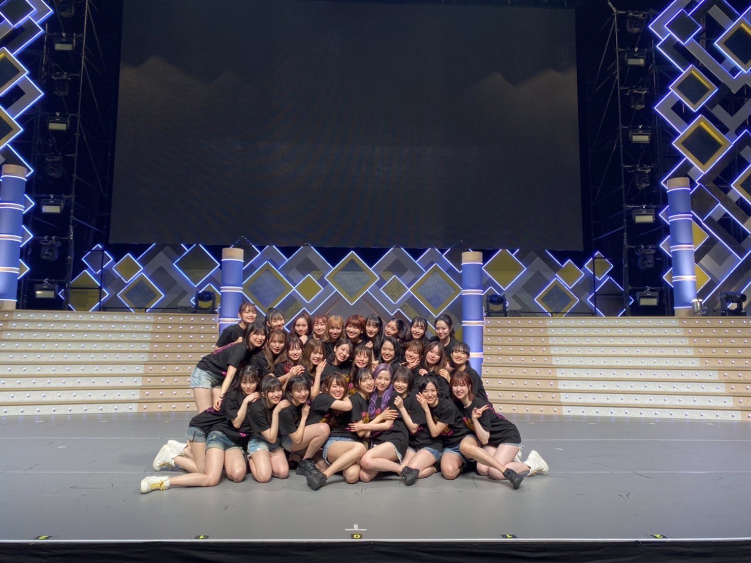 paru on Twitter: "20220403 team8 8周年(akb48 live show) #下尾みう #AKB48 #shitaomiu https://t.co ...