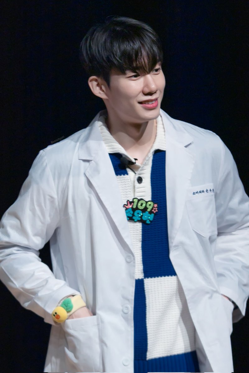 배꾸 on Twitter: "#손우현 #sonwoohyeon 230325 손우현 위드뮤 팬싸 https://bit.ly/3McvIsC https://bit.ly/3ZIGUR2"