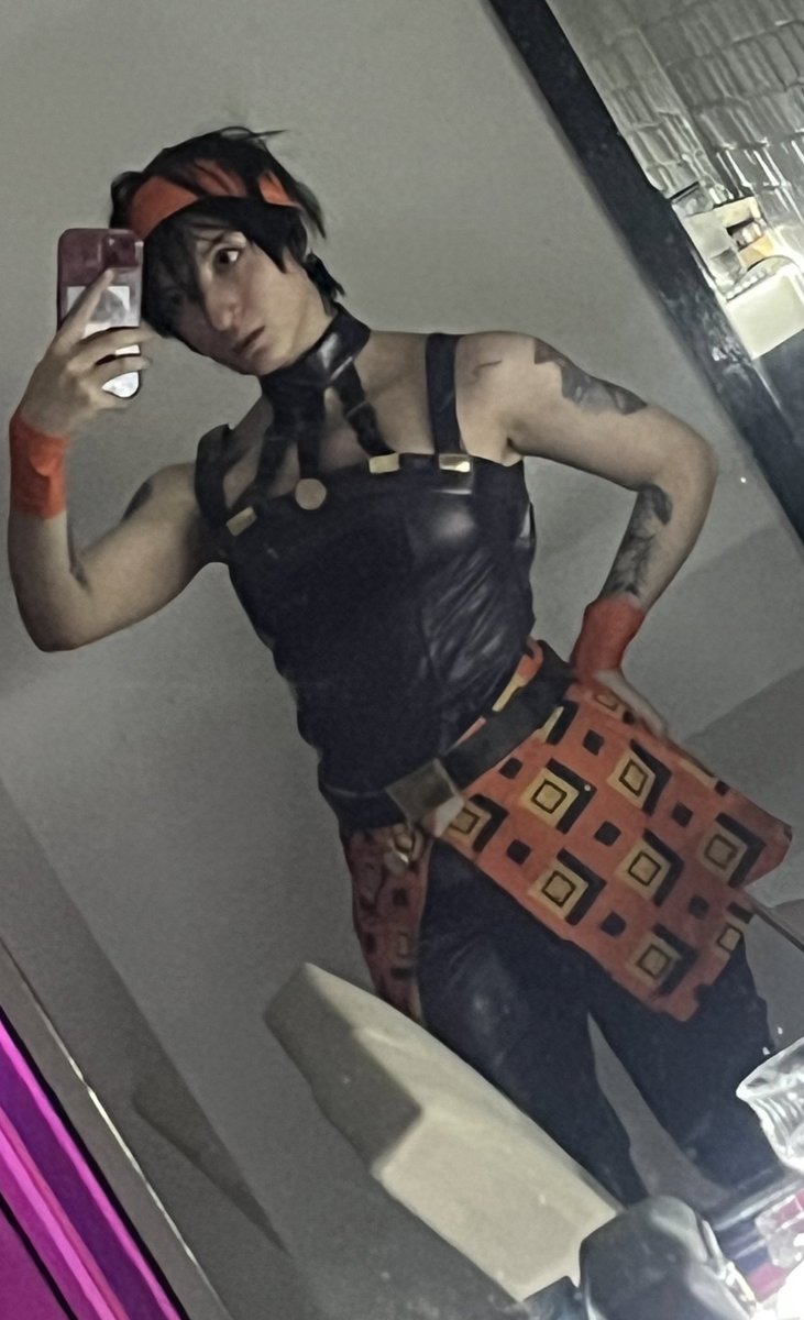 emoli on Twitter: "3 da manhã e eu provando meu cosplay de Narancia 👍🏻 insônia em uma casca de noz"