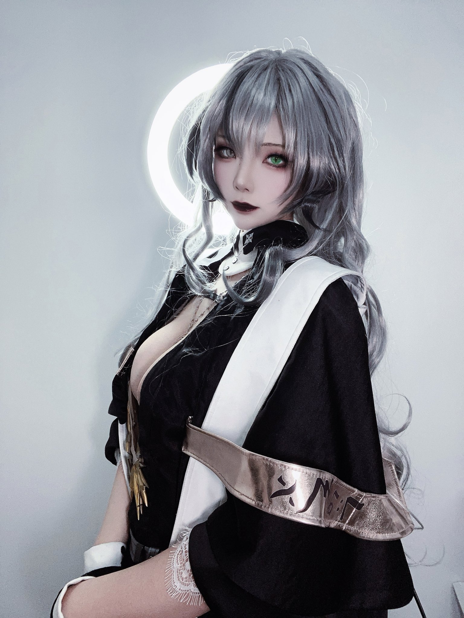 Hazelnut_榛子 on Twitter: "#무기미도 #PathToNowhere #無期迷途 #cosplay MBCC-S-075 橡木匣 Oak casket https://t ...