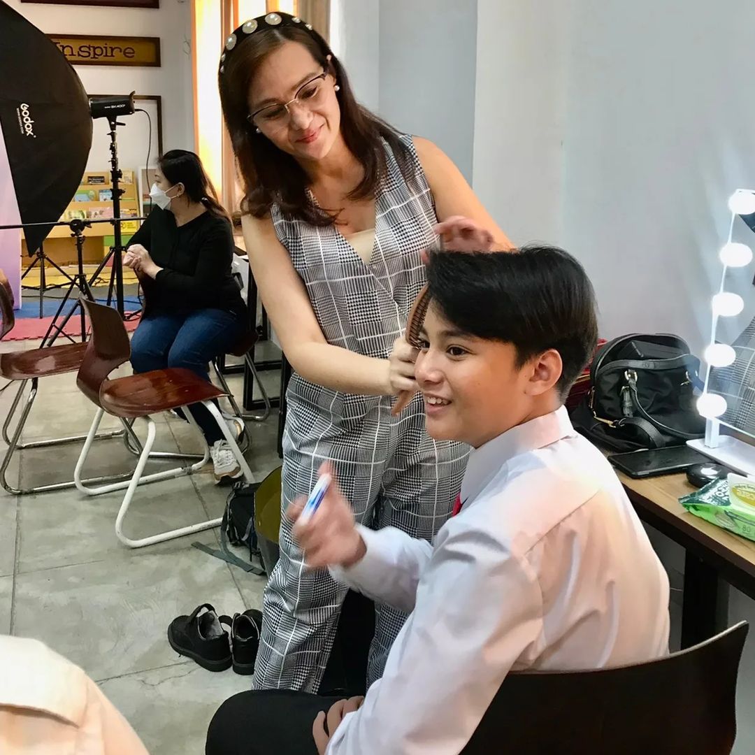 Inquirer on Twitter: "'MULTI-TASKING MAMA' ️ LOOK: Actress Gladys Reyes is a proud mother as she ...