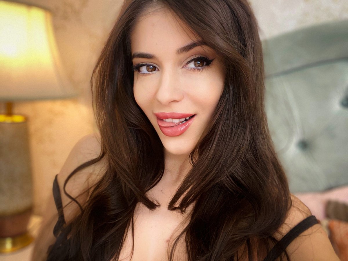 Flirt4Free Europe Girls on Twitter: "This woman is a gift. Spend time with DEVIOUS ANGELL ...