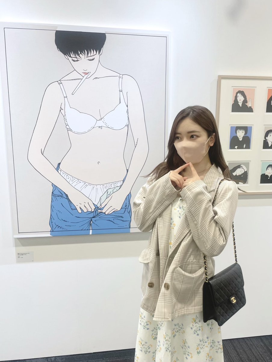 平岡映美 on Twitter: "RT @eimi_official: お風呂の鏡の前で。 思わず同じポーズを取ってしまったことは内緒。。。 #江口寿史 さん #江口寿史イラストレーション展 ...