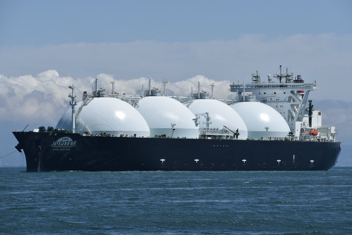 くだら on Twitter: "4/16 日本郵船のLNGタンカー 「LNG JUPITER」 パプアニューギニアから清水向け。 あいにく富士山は隠れたが至近距離でLNG船を見れて満足"