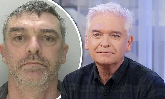Daily Mail U K On Twitter Phillip Schofield Finally Heads Back To