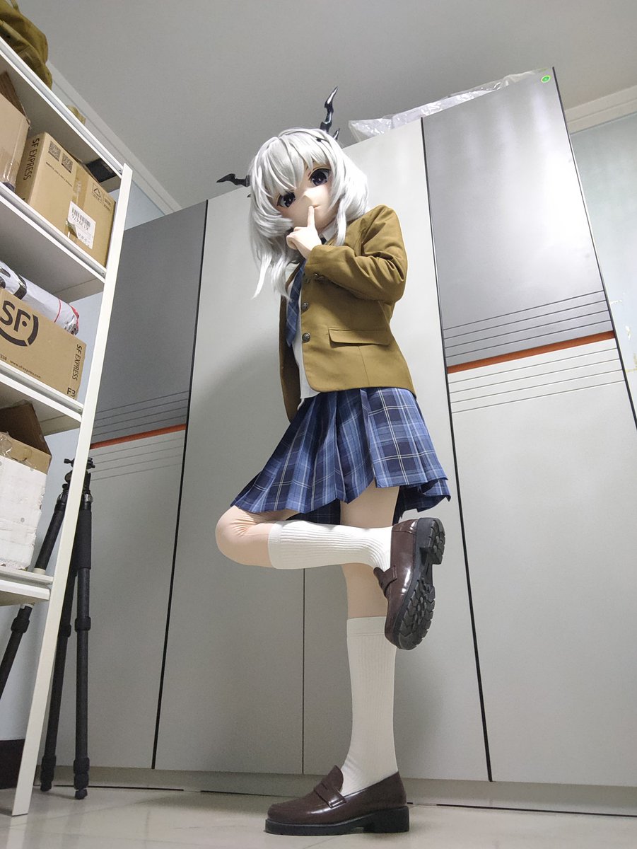 老鼠 on Twitter: "新的JK衣服（趴） #kigurumi #着ぐるみ"