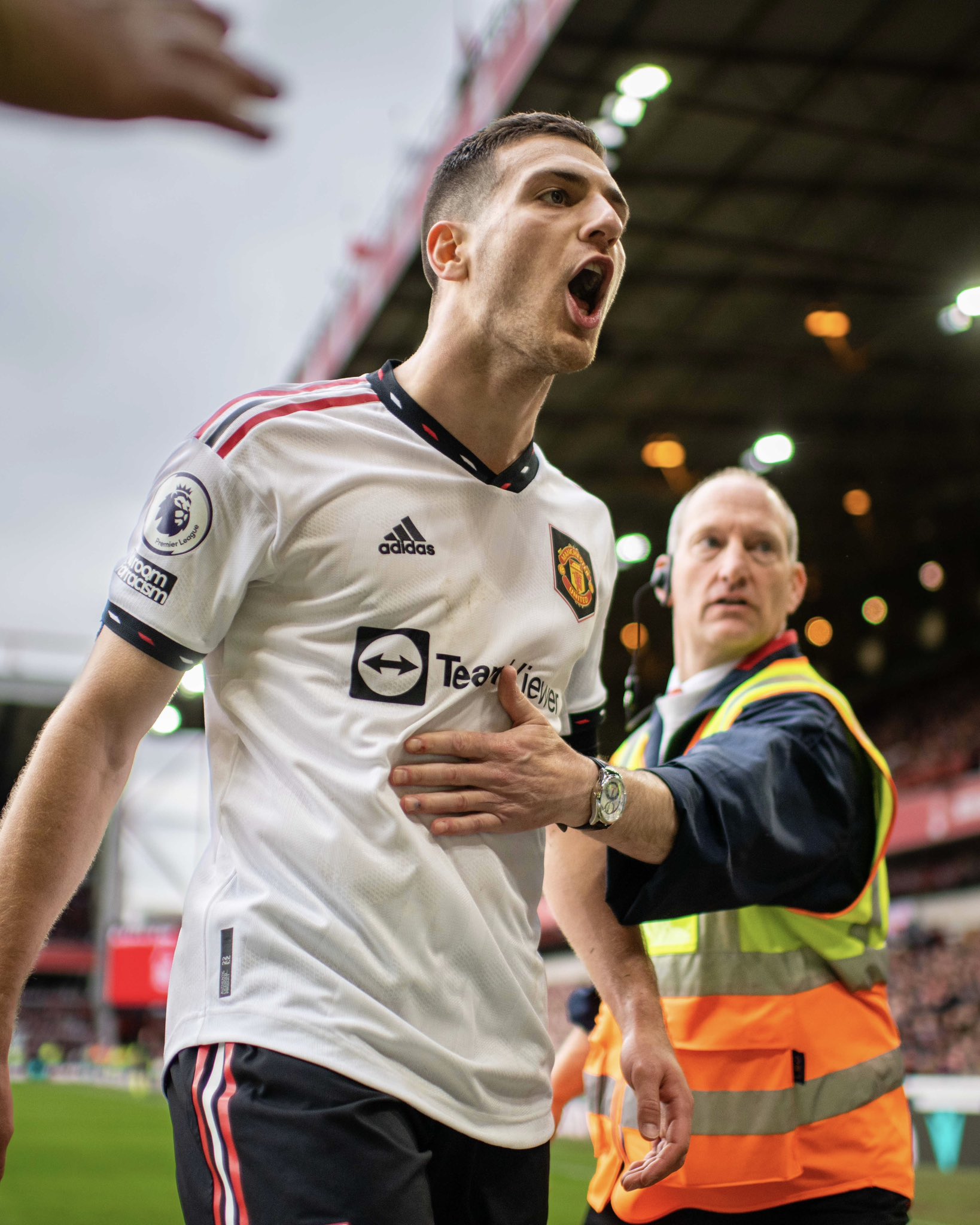 Extra Time Indonesia on Twitter: "#EPL FT : Nottingham 0-2 Man United ⚽ Antony 32' ⚽ Dalot 76 ...