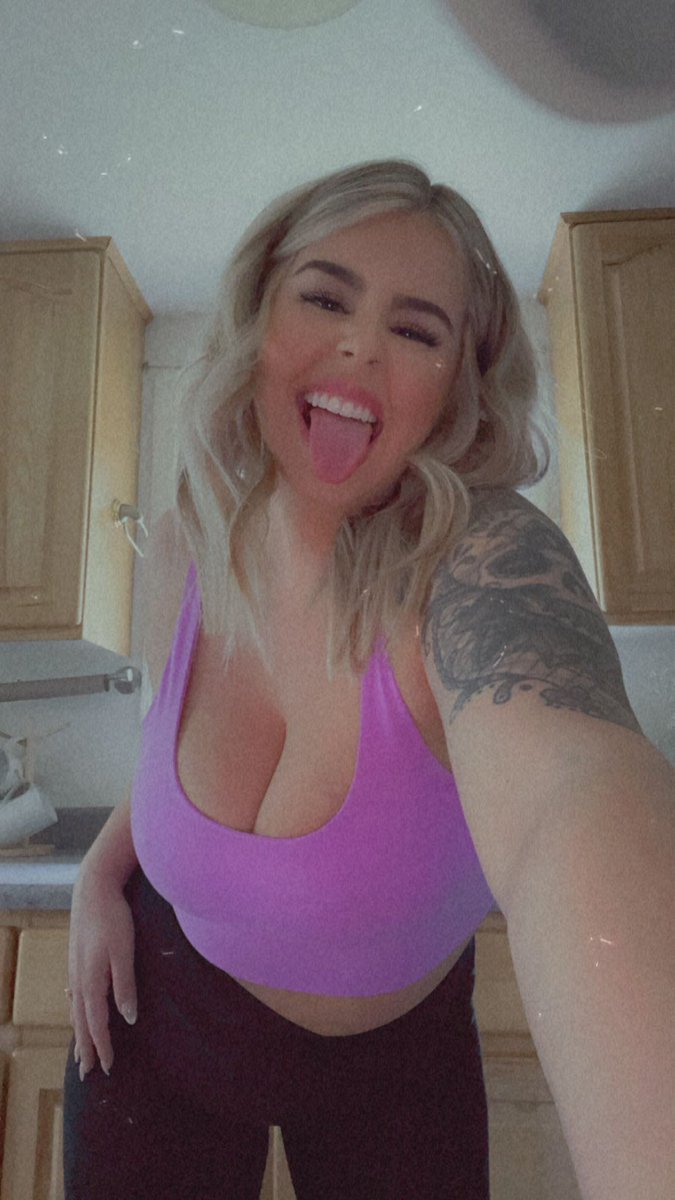 𝐁𝐢𝐤𝐢𝐧𝐢 𝐁𝐚𝐝𝐝𝐢𝐞𝐬 on Twitter: "RT @miraandalane: can i be your internet gf? 💜"