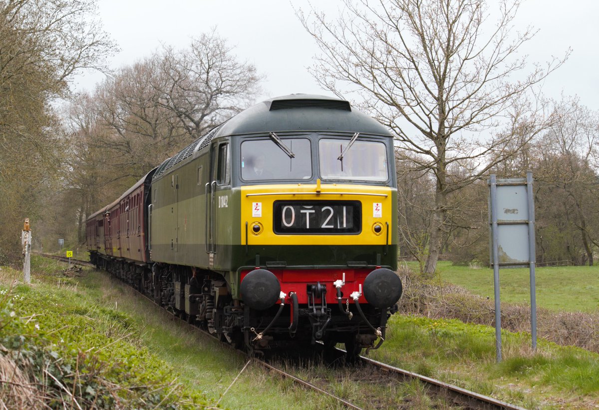David Viles on Twitter: "16/4/23 Ecclesbourne Valley Railway 31601, 9537, D1842, 73001"