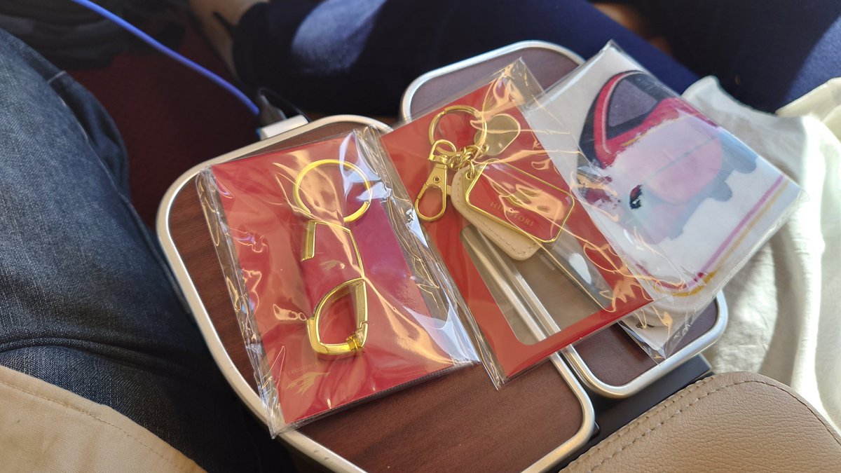 鉄(HAGANE) CLOSETの回し者 on Twitter: "車内珈琲☕ 車内自販機でオリジナルグッズ購入！"