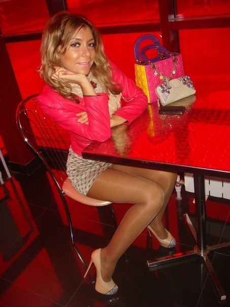 Amateur Pantyhose On Twitter High Heels And Shiny Pantyhose