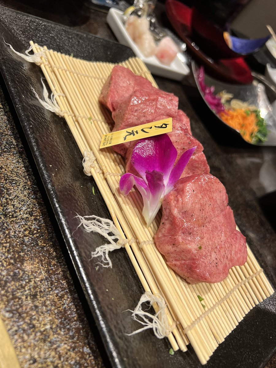 💖Hinano RIZINガールPINK💖 on Twitter: "私の育ての親岡本さんに挨拶をしに 名古屋栄にどかーんっと目立つ 焼肉屋さんに行きました🕊 美味すぎ映えすぎ💖 愛知県名古屋 ...