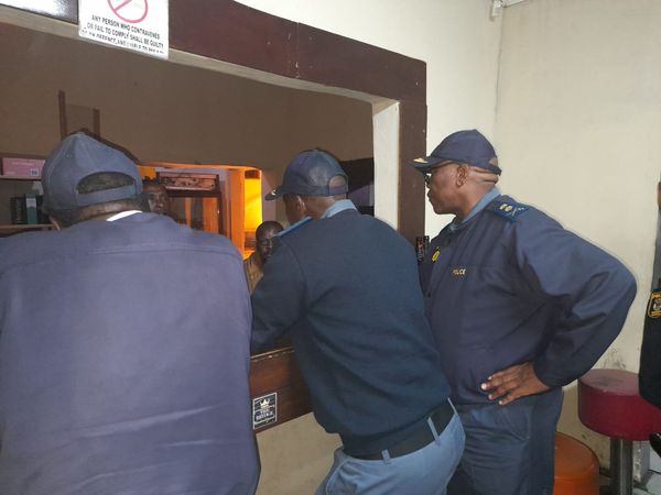 Arrive Alive on Twitter: "Roadblock in Tshwane District: Bronkhorstspruit / Ekangala http://ow ...