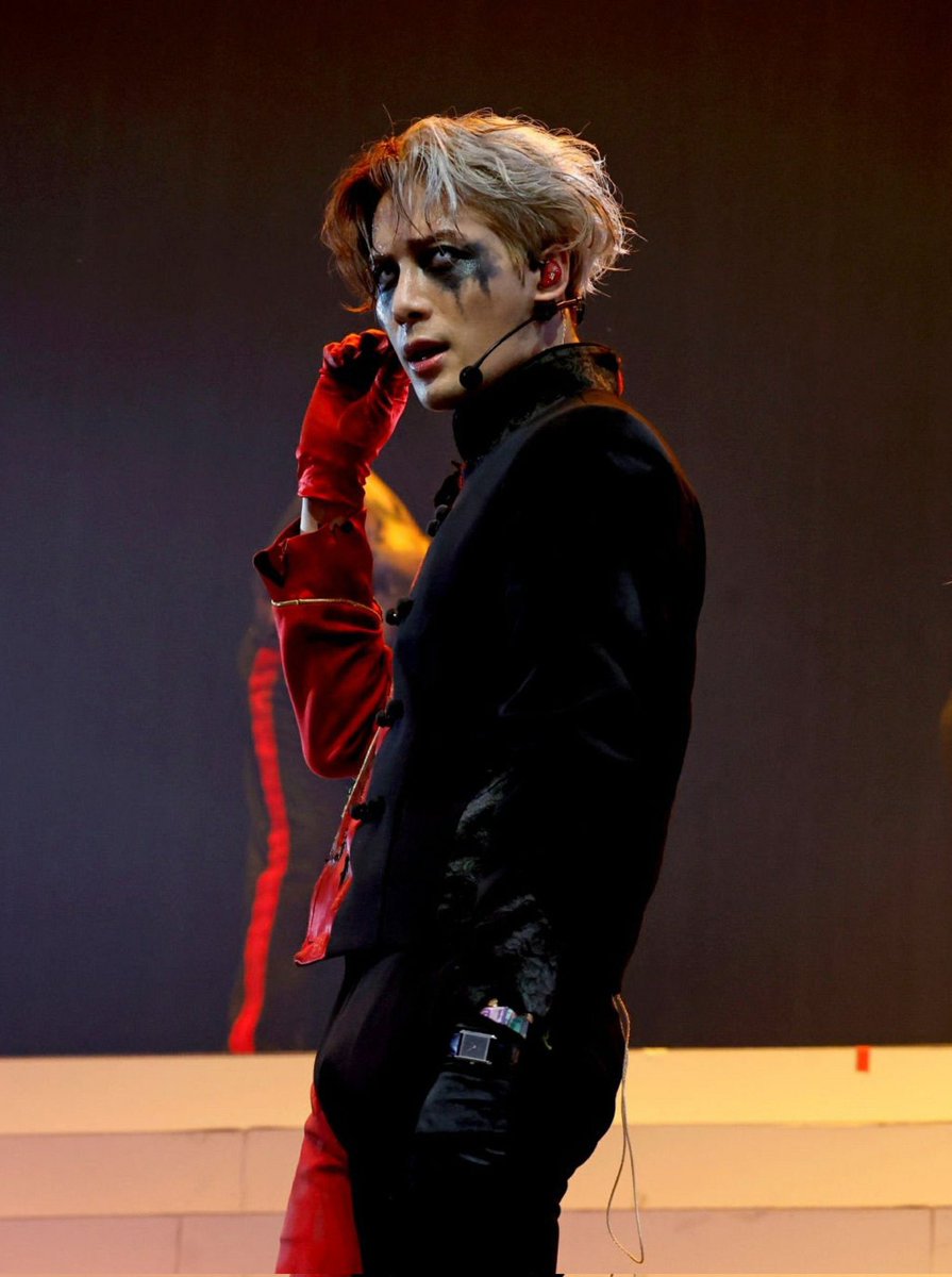 Elle on Twitter: "🥹🥹🥹 Jackson Wang Magic Man 2 #JacksonWangCoachella #Coachella #JACKCHELLA"