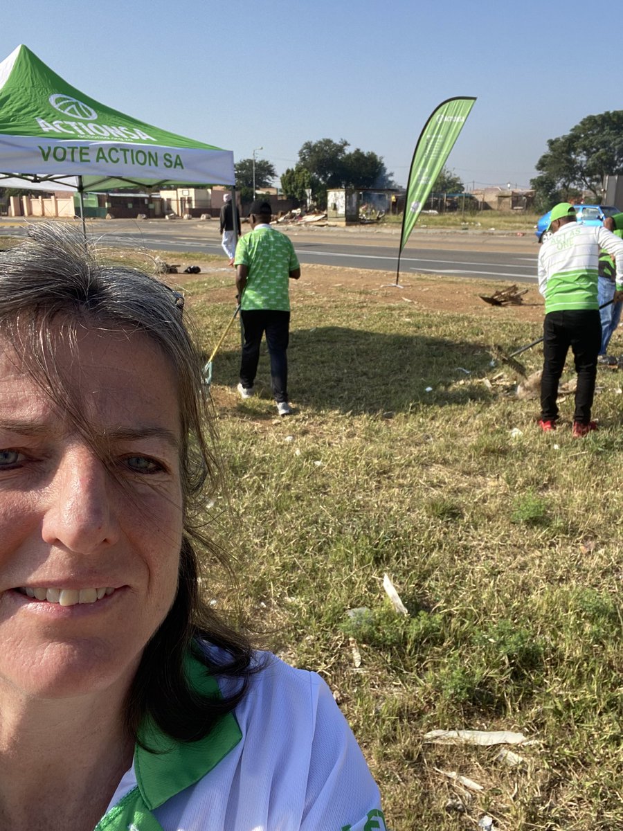 Henriette Frohlich on Twitter: "ActionSA Tshwane councillor have put aside the morning to clean ...