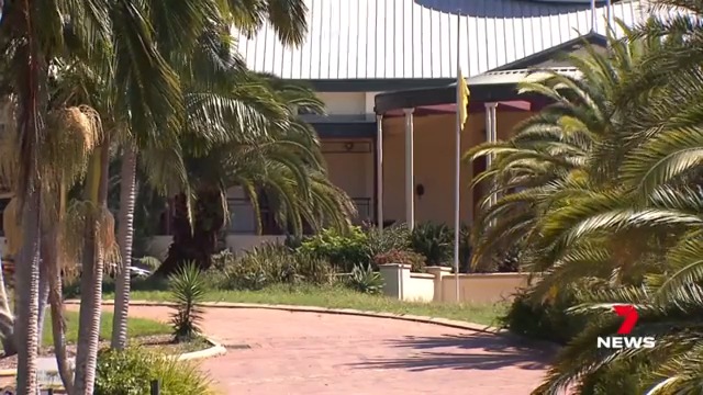 7NEWS Gold Coast on Twitter: "Hundreds of Arundel residents are banding together to battle ...