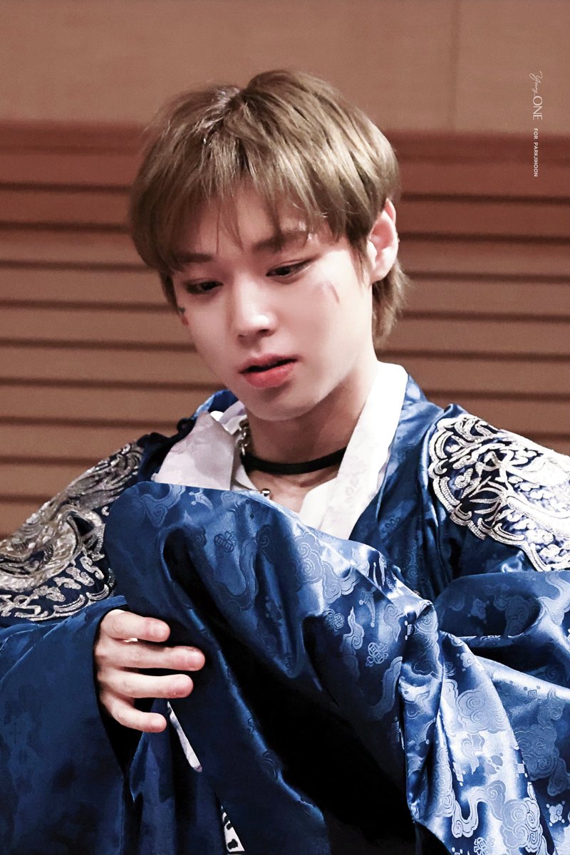 𝙔𝙤𝙪𝙣𝙜𝙊𝙉𝙀 on Twitter: "230415 에버라인 팬사인회 http://bit.ly/3UEDEFf http://bit.ly/3MOlIG8 http://bit.ly ...