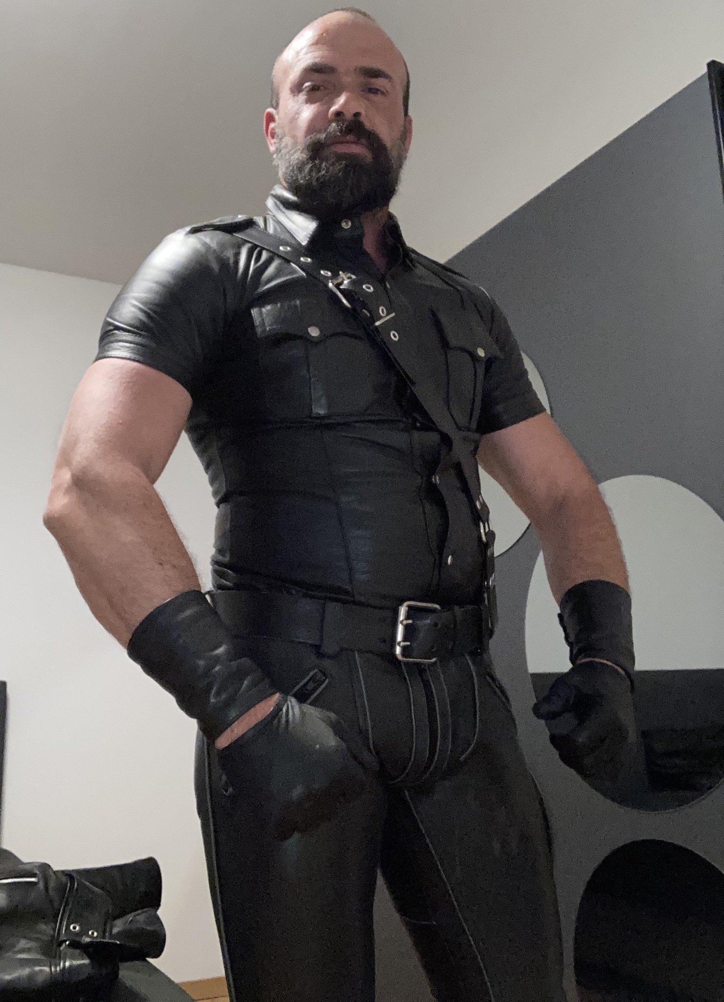 Yoav Butt on Twitter: "#hotbutt #leather #leathergay #leatherman #leathermen #TomofFinland # ...