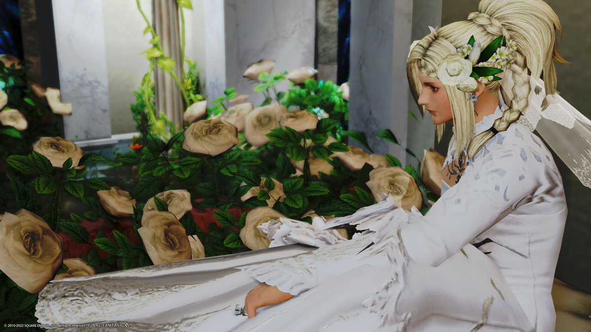 シムカ∞レミエル(ヨルハ03S)∞🌠@Unicorn on Twitter: "1周年のアニバンでFF15のルーナコスプレした時の😊(相方はノクト) #ミドオスのギラバニアンブレイドはいいぞ ...