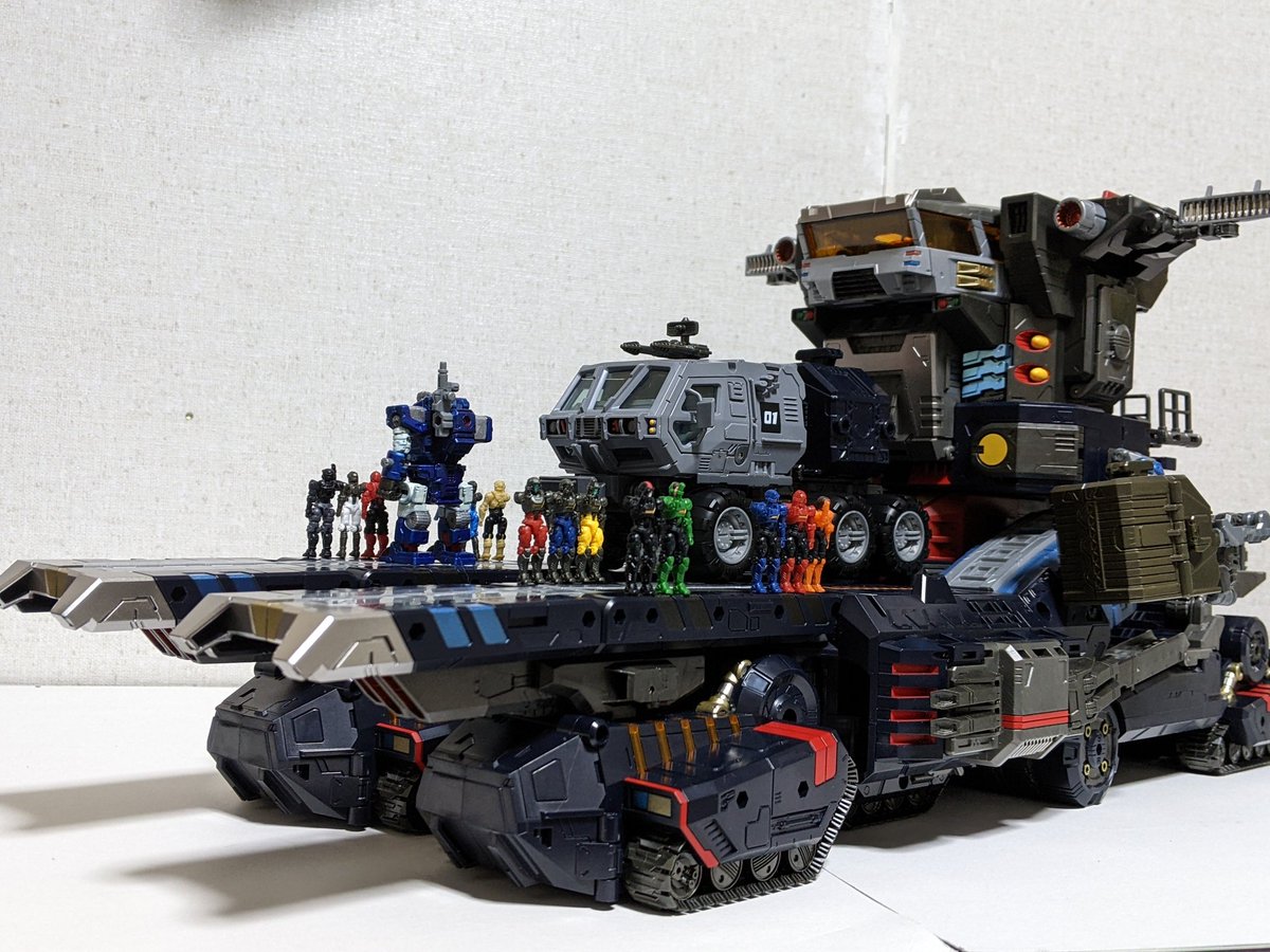 もささ 成田SKYGATE BASE on Twitter: "「陣形移動完了!」 「よし、総員ただちに甲板に整列! 素晴らしい演技を披露してくれた各部隊に―敬礼!!」 #グランドダイオン観艦式"