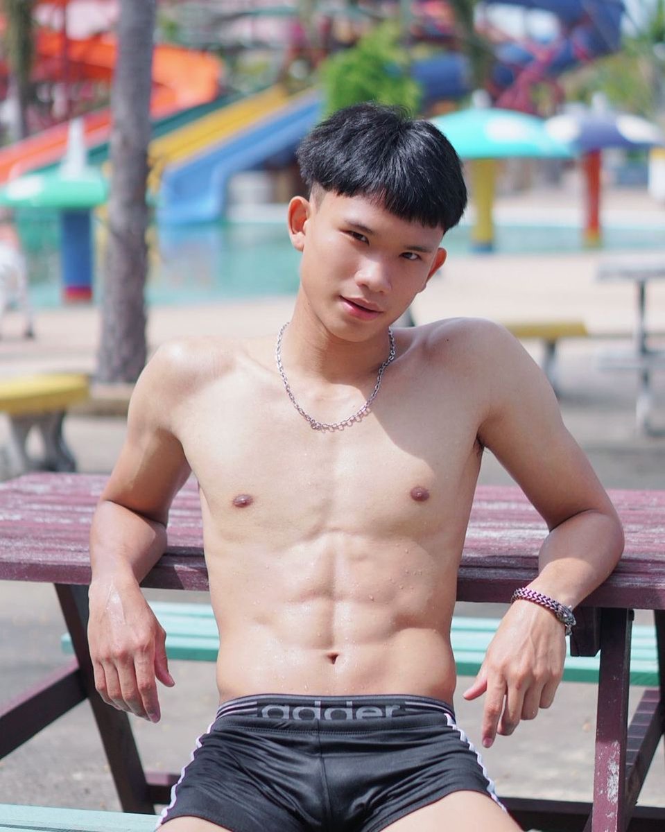 autong on Twitter: "ig : nanthawat_art46"