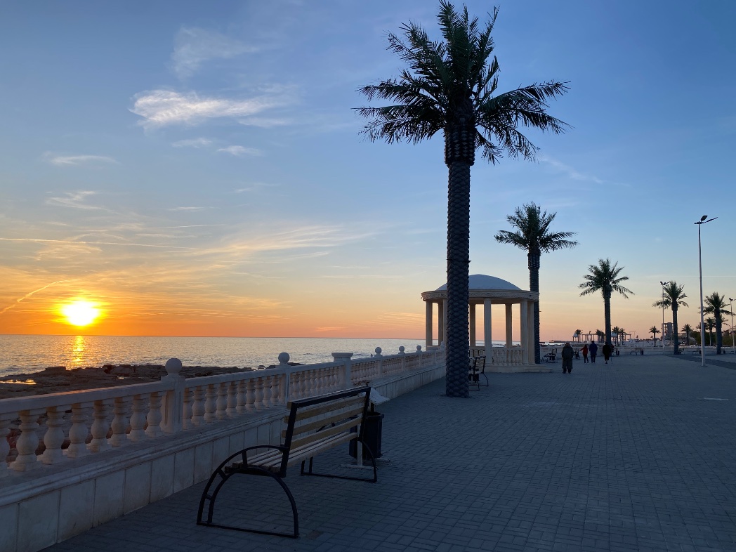 MULTILINGIRL♬ / 海外ノマド6年目 / 英語メンター9年目 on Twitter: "なぜか8時過ぎまで明るい…ドゥシャンベと違って空気綺麗。 散歩できるところ増えて良かった😊 ...