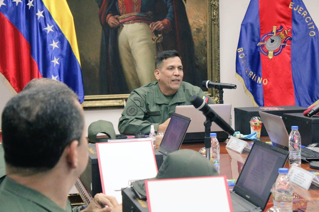 Ejército Bolivariano on Twitter: "📌#Interesante || Desde la sede de la Comandancia General del ...