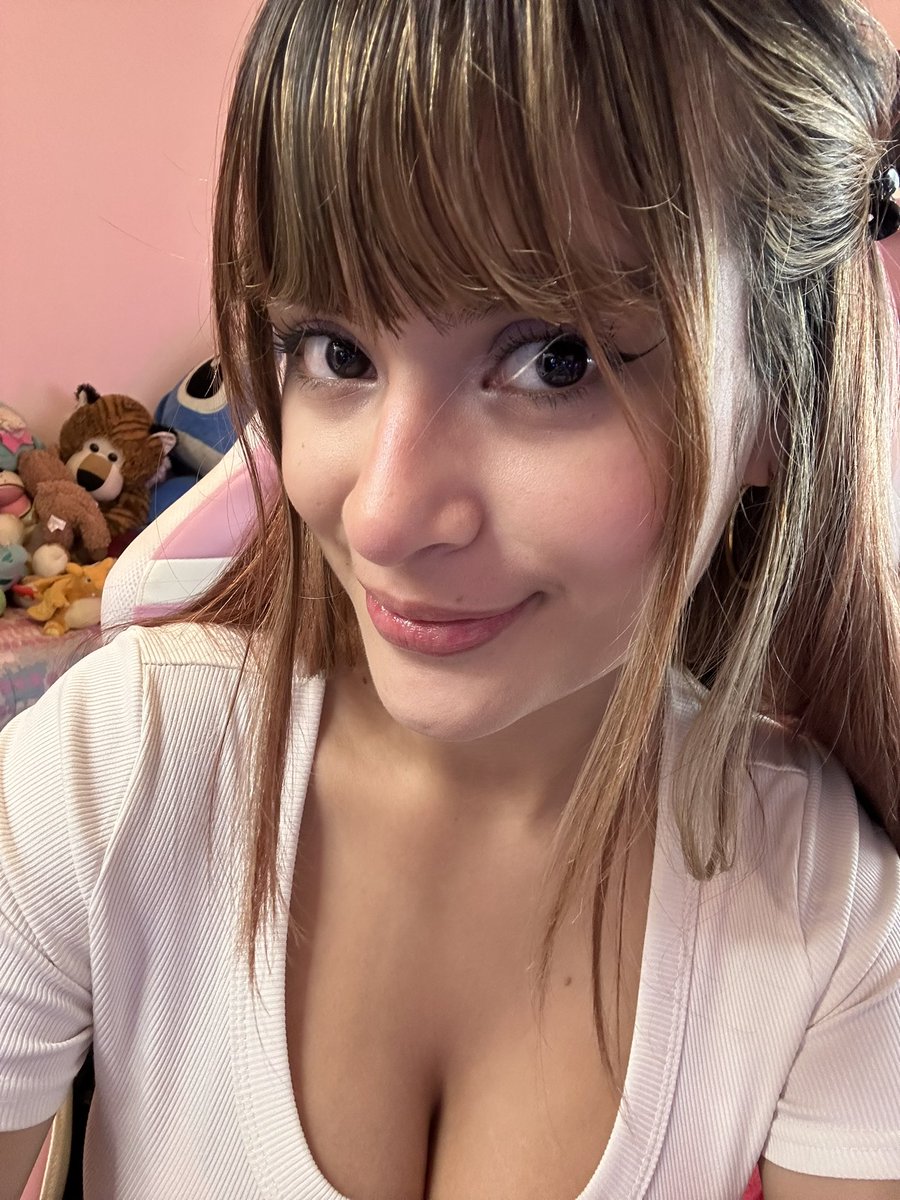 Loore S2 On Twitter Hola Mi Amor Estoy Solita En Vivo Me Acompañas